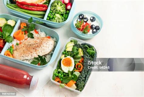 컨테이너에 담긴 다양한 종류의 건강식 테이크아웃 음식 메뉴 평면도 복사 공간 0명에 대한 스톡 사진 및 기타 이미지 0명 개념 개념과 주제 Istock