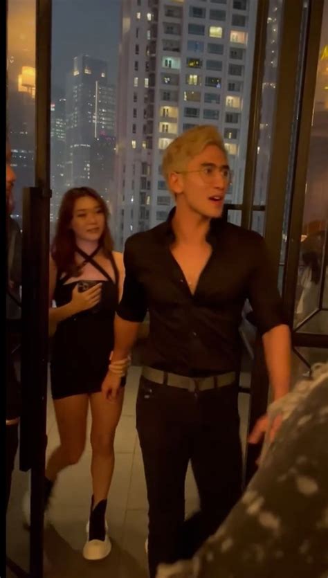 Rumored To Be Same Sex Attracted Take A Look At The Closeness Of