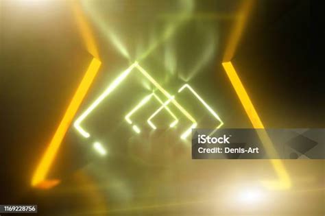 미래 공상 과학 소설 아름다운 현대 네온 빛나는 사각형 프레임 모양의 선 은 어두운 빈 그런지 콘크리트 방 배경 3d 렌더링에 색칠 된 빛 0명에 대한 스톡 사진 및 기타