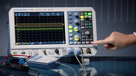 Rohde And Schwarz Rta4000 Oszilloskop Features And Operation Youtube