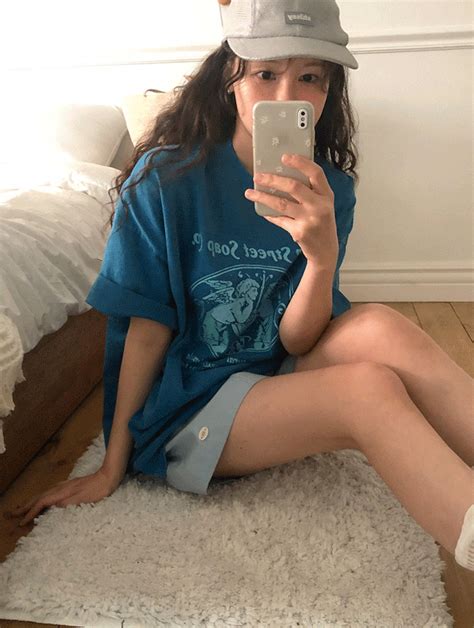 스프링콤마 윙즈 피그먼트루즈핏프린팅반팔티셔츠