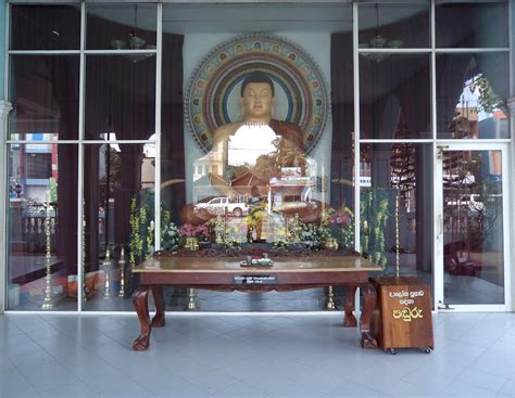 Sri ඔබ සැමට සුබ වෙසක් මංගල්‍යයක් වේවා සමස්ත ලෝකවාසී බෞද්ධ ප්‍රජාවගේ උතුම් දිනයක් ලෙස වෙසක්