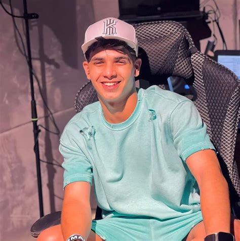 فارس سكر On Reels