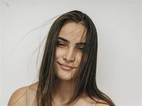 Download Wallpaper Face Smile Model Hair Section Girls In