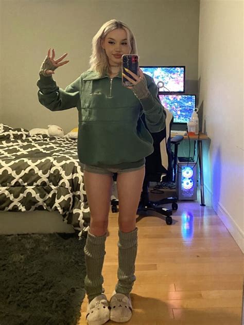Veronika Froggy Feet
