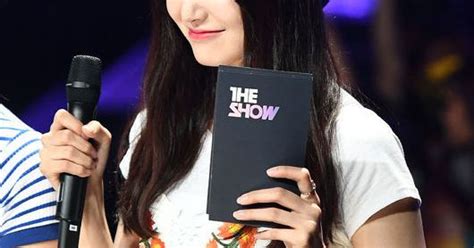 사진 모모랜드 연우 깜찍발랄한 소녀