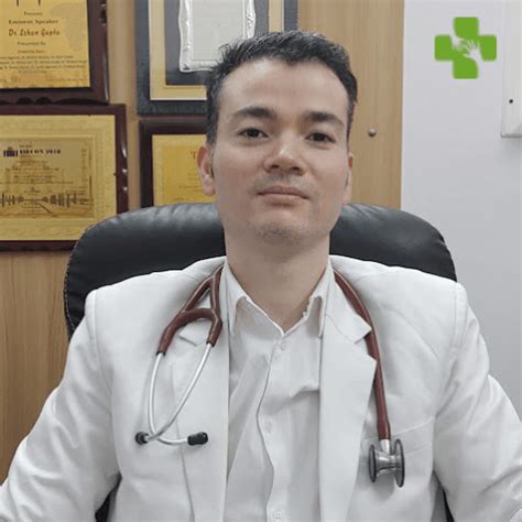 dr eshan gupta ia a best cargiologist in agra india