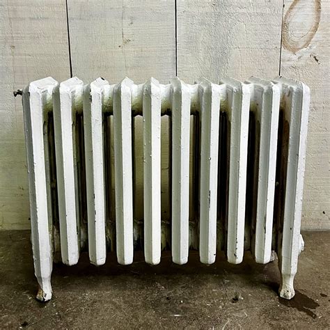 Short Vintage 10 Fin Radiator - Historic House Salvage