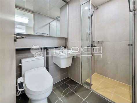 Indoors 실내 집 욕실 House 사진이미지일러스트캘리그라피 Iamgonna작가