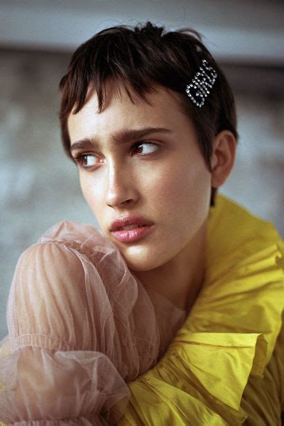 Lily Brown S Instagram Twitter Facebook On Idcrawl