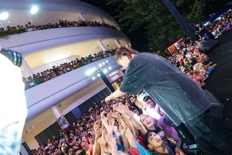 តន់ ចាន់សីម៉ា នៅតែជាកំពូលតារាចម្រៀងវ័យក្មេងដែលមិនអាចប្រកែកបានទោះបីជួបភ្លៀងប៉ុណ្ណាក៏ដោយ