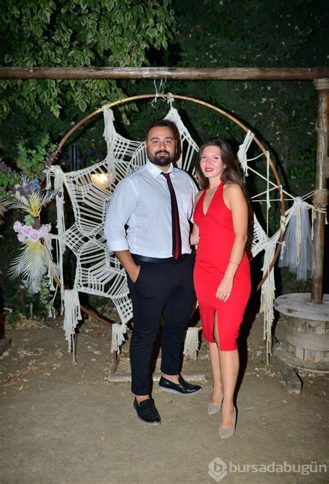 Begüm Çelik Ile Yunus Emre Şahin Nişanlandı Foto Galerisi 15