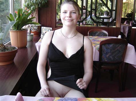 Restaurant Nude Shesfreaky