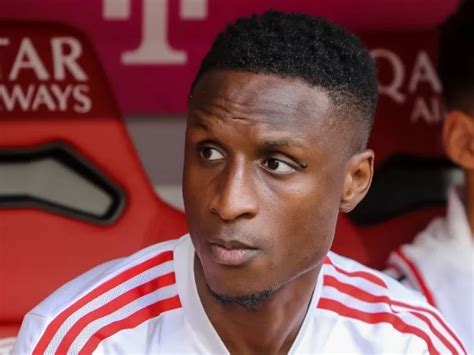Meski Jarang Dimainkan Bouna Sarr Tetap Betah Di Bayern Munich Liga Olahraga