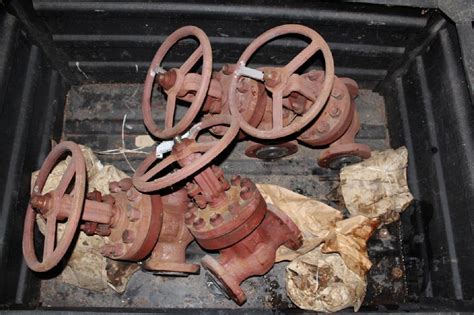 Продам Краны задвижки ДУ100 300 затворы ДУ700 регуляторы давления с хранения ТрансГАЗ