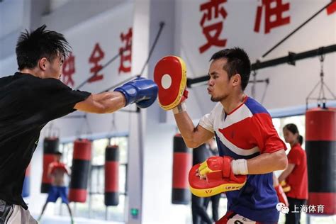 冲拳、呐喊、踢打……拳跆训练场上的活力青春