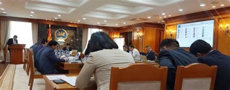 Хүүхэд хамгааллын асуудлаар Засгийн газар хуралдаж байна