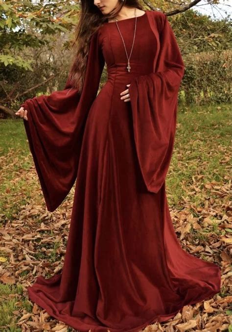 Pin By ᗪream 𝓢𝓅𝒾𝓇𝒶𝓁 On Red Velvet Medieval Dress Medieval Dress