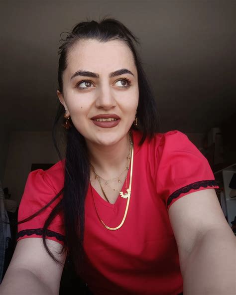 şilan Teyfur Silanoficial2165 • Instagram Photos And Videos