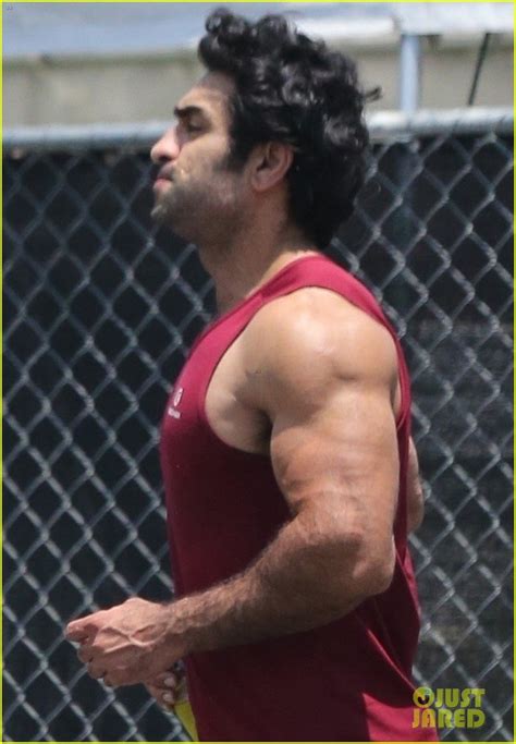 Kumail Nanjiani Puts Massive Muscles On Full Display During Workout