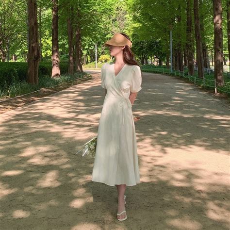 베니토 Made The Edel 클린 린넨 랩 롱 원피스 신상베스트간절기봄여성데일리원피스롱원피스랩원피스브이넥원피스린넨원피스여름원피스여름퍼프원피스데이트룩