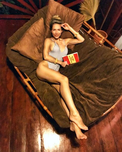 Algina Lipskiss Feet