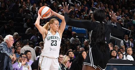 Wnba Marine Johannes Permet à New York De Simposer à Nouveau Face à
