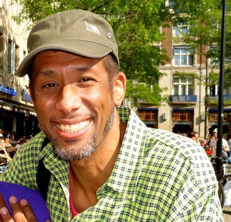 Hoe Een Stil Wijs Jongetje Uitgroeit Tot Een Bevlogen Activist