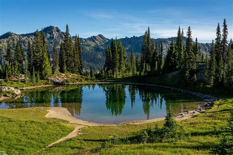 The Naches Peak Loop At Mt Rainier A Complete Guide