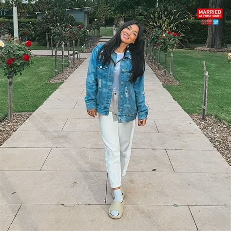 Ella May Ding Biography 26 Photos Age Height Real Name Instagram