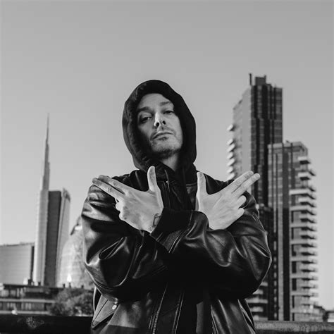 Fabri Fibra Sorprende Tutti La Mia Città Preferita Tra Milano E Roma Olbia