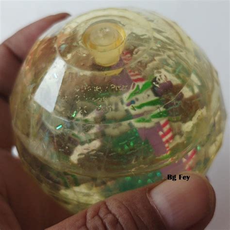 Disney Pixar Toy Story Buzz Lightyear Figure Di Dalam Bola Air Toys