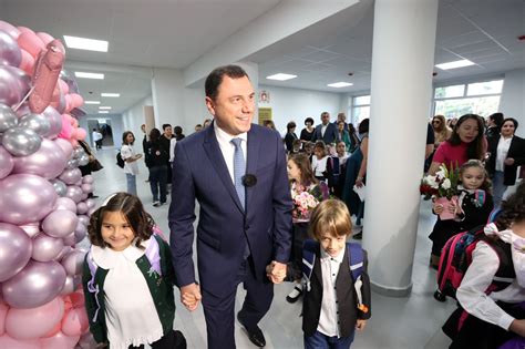 🔹საქართველოს განათლებისა და მეცნიერების მინისტრი გიორგი ამილახვარი ახლად რეაბილიტირებულ თბილისის