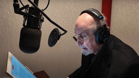 „Идеята за края“ Новелите на Салман Рушди след атаката с нож и битката