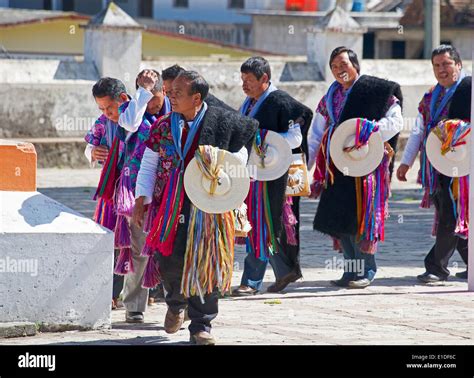 Men In Traditional Clothing Zinacantan Chiapas Mexico 59 Off