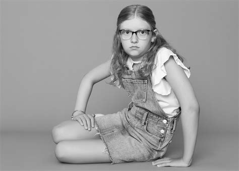 Tween Portraits Pose Pgh
