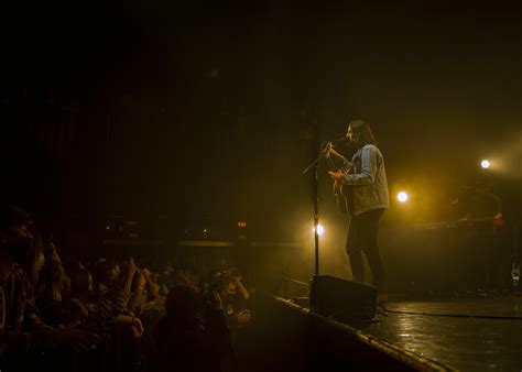 Noah Kahan Wallpapers Images Inside