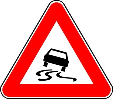 Во полето под сообраќајниот знак впиши го бројот кој се наоѓа пред неговиот точен назив