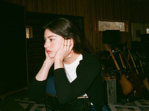 Meet Gracie Abrams The Bedroom Pop Singer Catching…