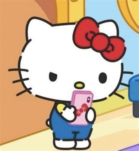 Hello Kitty Using Phone Hello Kitty Funny Hello Kitty Pictures Hello Kitty Cartoon