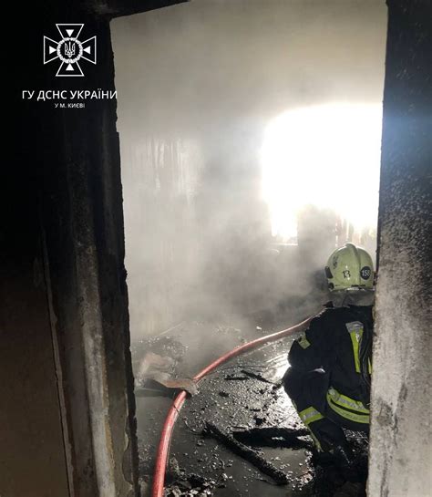 На Троєщині 16 пожежних гасили вогонь у квартирі Вечірній Київ