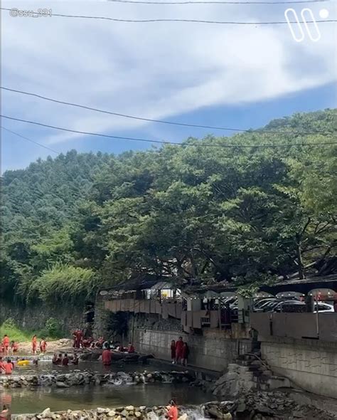 서울트렌드 서울여행 서울맛집 서울술집 서울놀거리 서울데이트 계곡과 찜질 그리고 바베큐까지 즐길 수 있는 찜질방이 있다는 거 아셨나요 앞에 계곡이 있어서 물놀이도 할