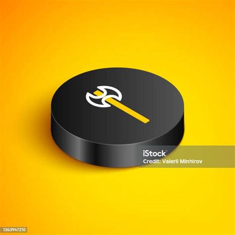 노란색 배경에 격리 된 등색 선 중세 축 아이콘 전투 도끼 실행자 도끼 중세 무기 검은 색 원 버튼 벡터 3차원 형태에 대한