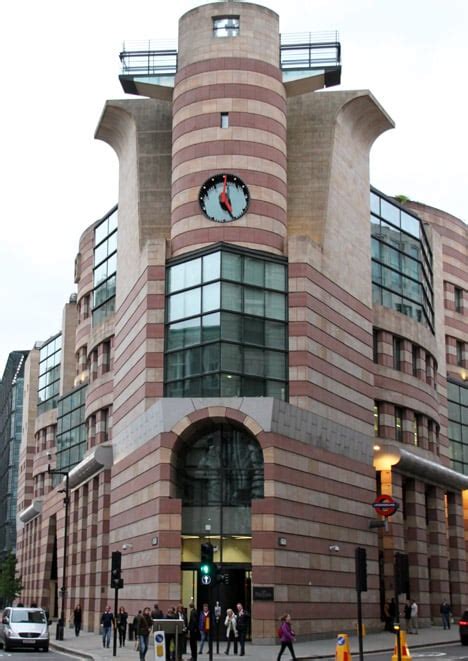 postmodern architecture no 1 poultry by james stirling