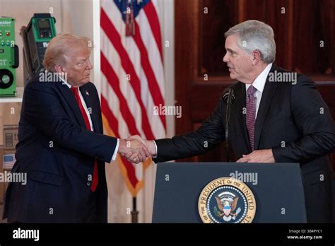 Washington Dc Usa 30th Apr 2025 Ge Aerospace Ceo Larry Culp Shakes