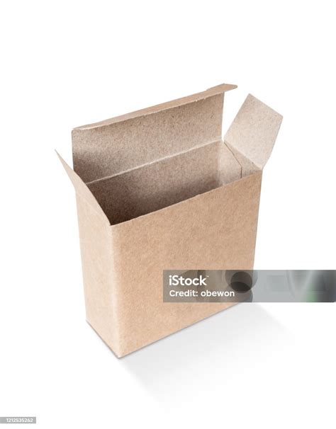 빈 포장은 흰색 배경에 고립 된 제품 디자인 모형을위한 크래프트 재활용 종이 상자를 열었습니다 0명에 대한 스톡 사진 및 기타 이미지 Istock