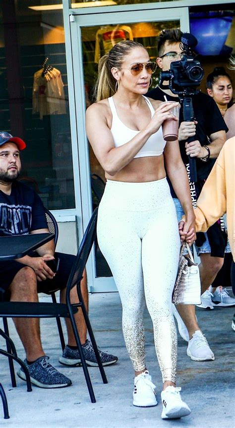 Jennifer Lopez Shows Little Cameltoe Thefappeninglink
