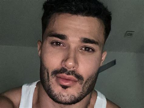 Какво се случва Галин отменя участията си и изтри всички снимки от