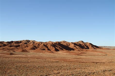 Эрдэнэ сум Улаан уул