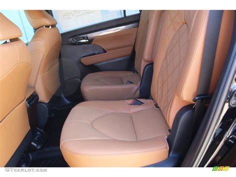 Glazed Caramel Interior 2021 Toyota Highlander Hybrid Platinum Photo